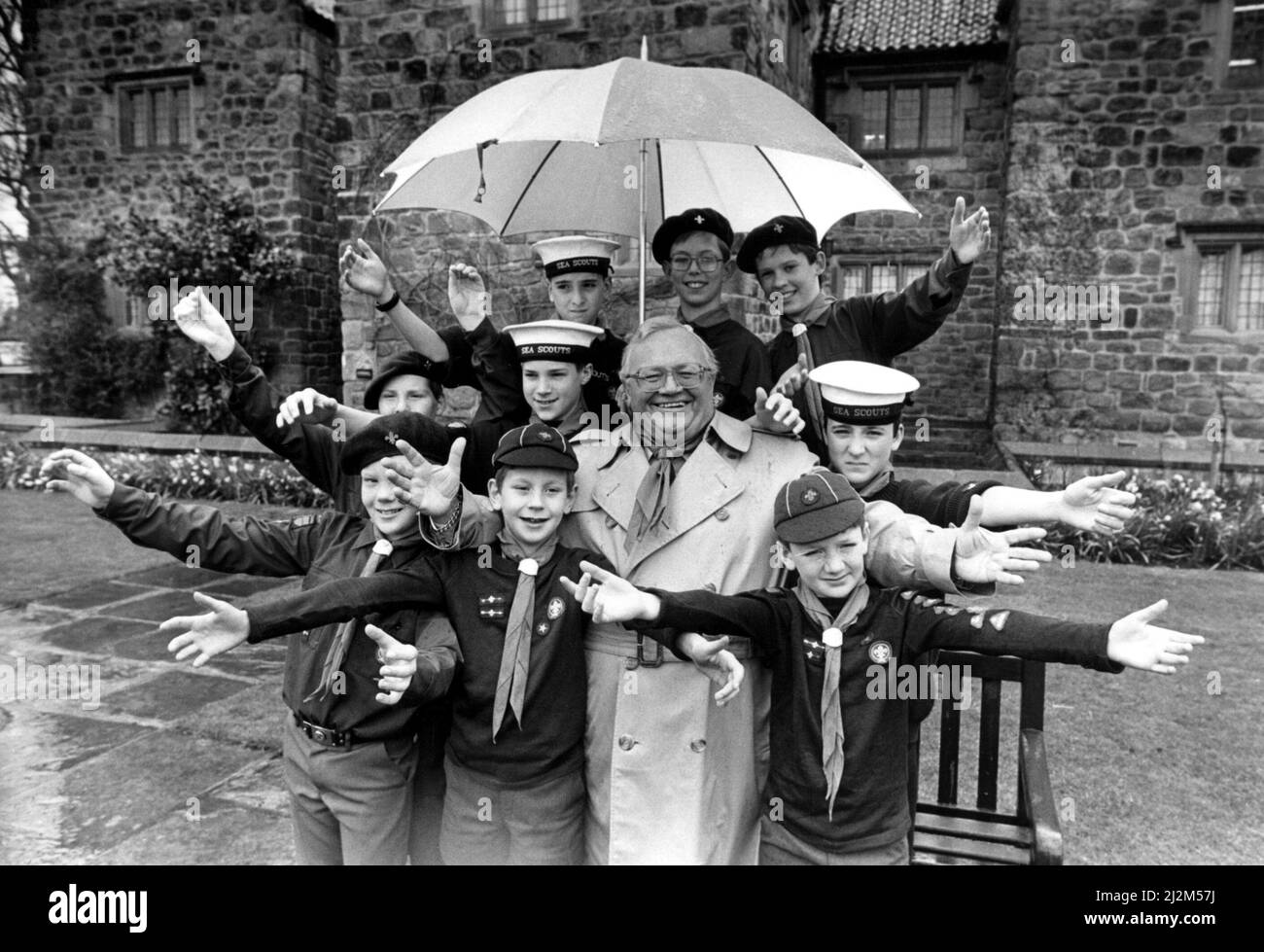 Former goon sir harry secombe hi-res stock photography and images - Alamy