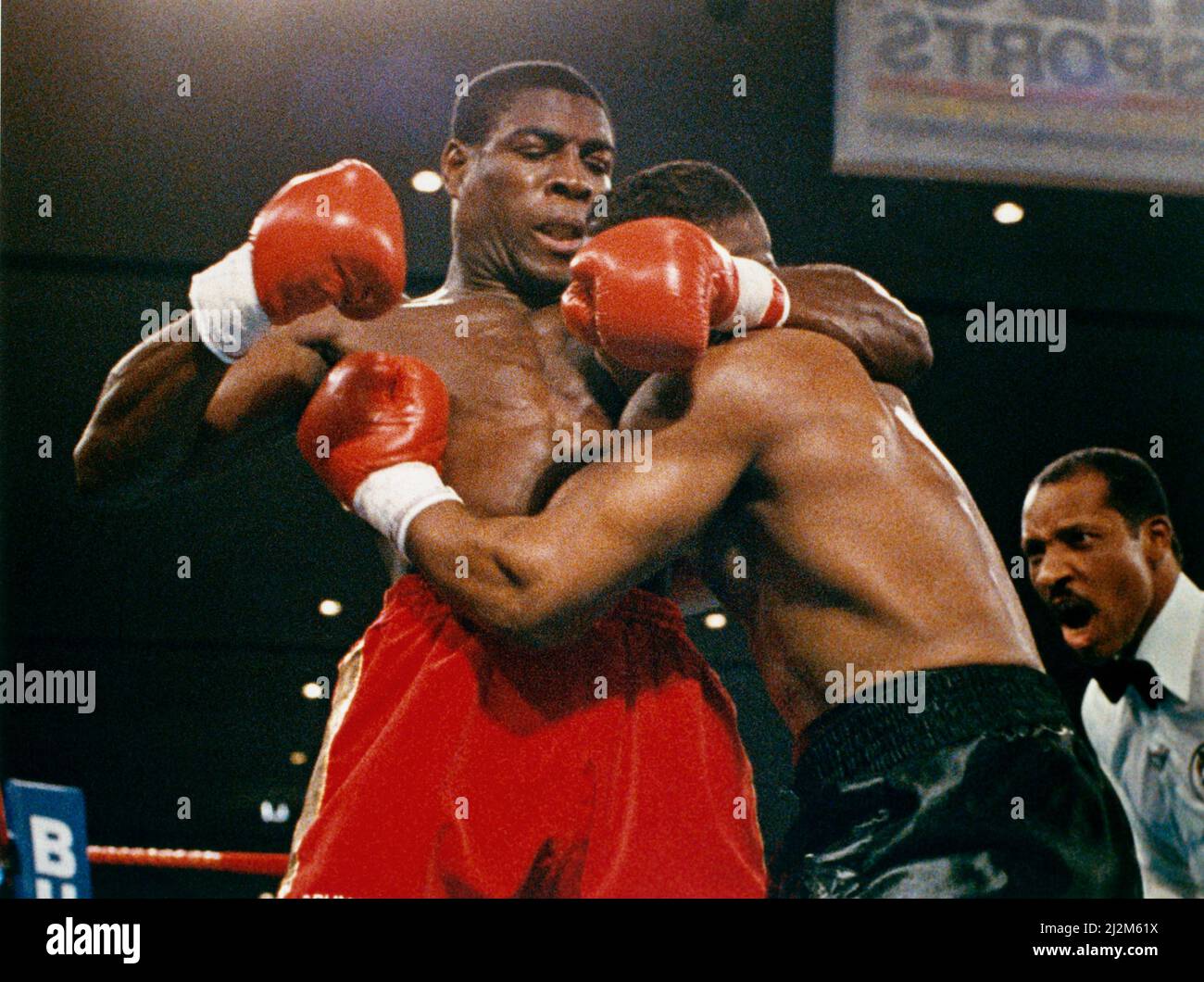 Mike Tyson vs. Frank Bruno for the WBA, WBC, IBF and lineal heavyweight ...