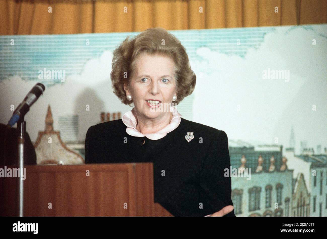Margaret thatcher cabinet 1989 hi-res stock photography and images - Alamy