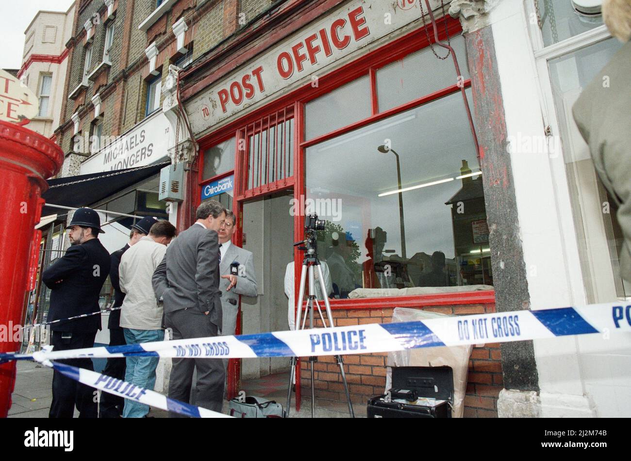 Crime scene london 1990s hi-res stock photography and images - Alamy
