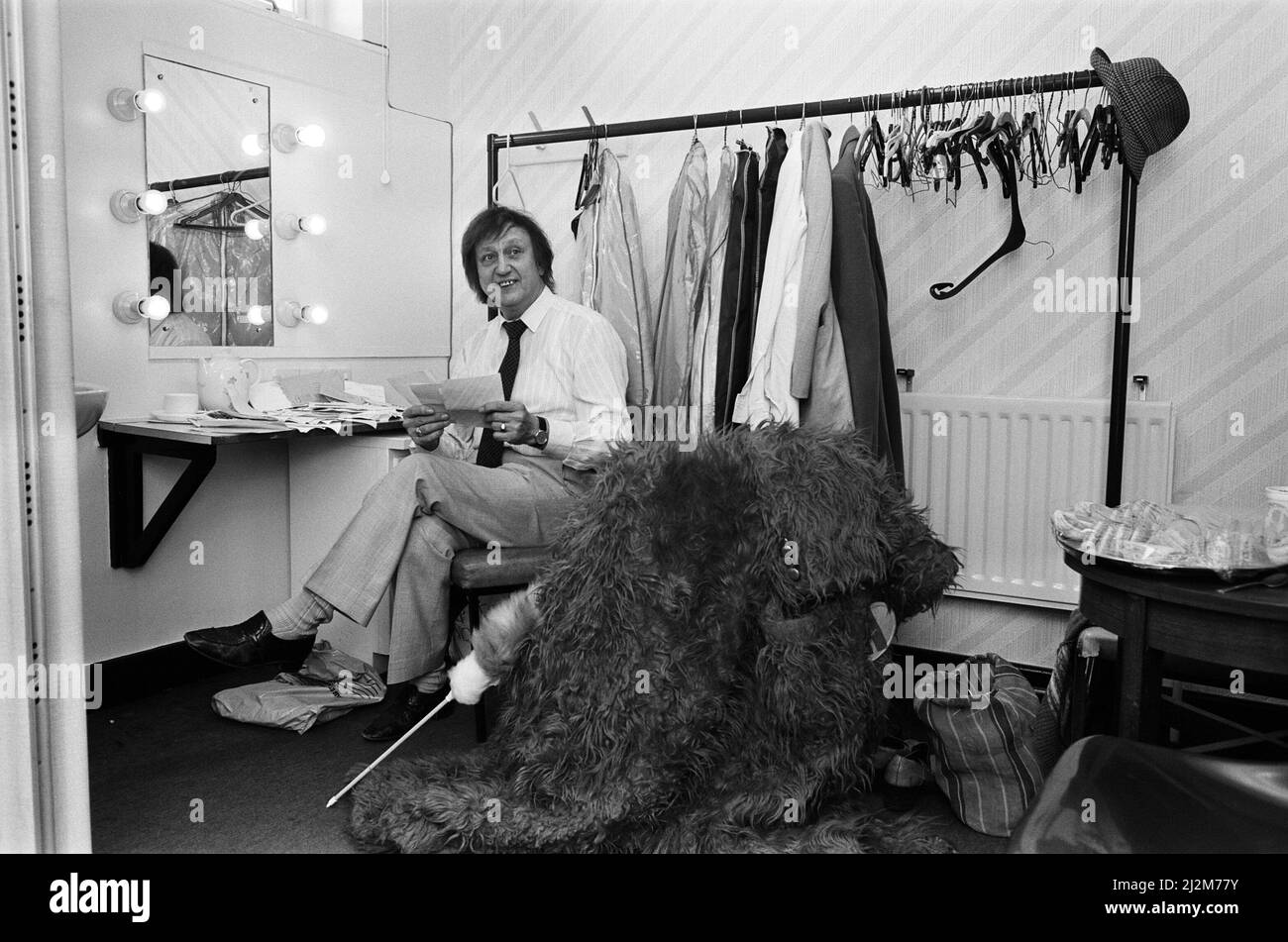 Ken Dodd in dressing room number 1 at Southport Theatre. 3rd September ...