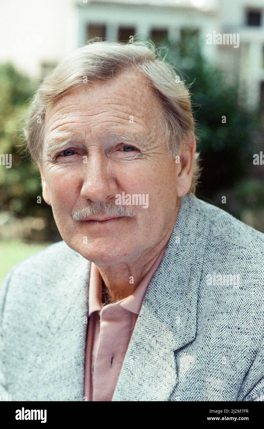 Entertainment actor leslie phillips hi-res stock photography and images ...
