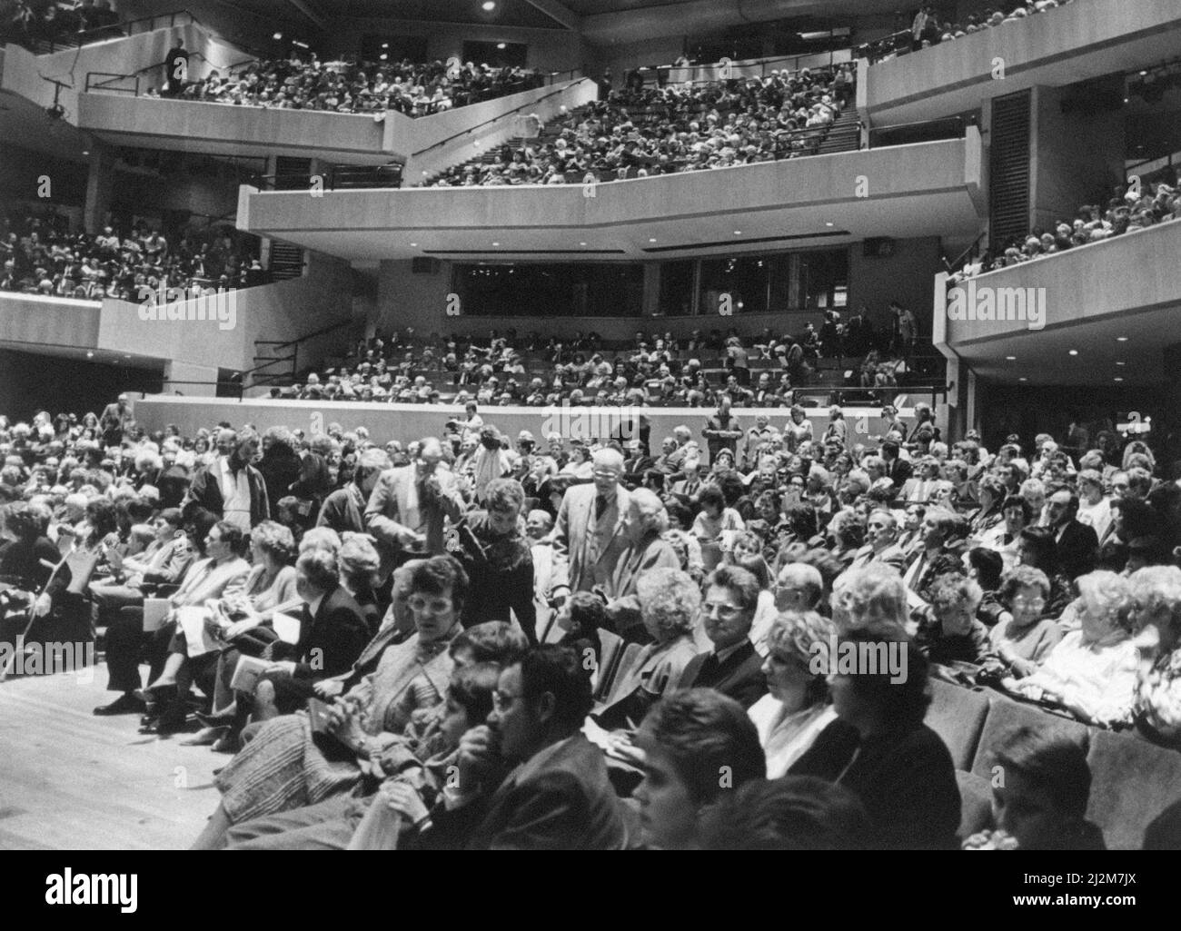 St David's Hall, Cardiff, Wales. Thursday 11th January 1990. Pictured ...