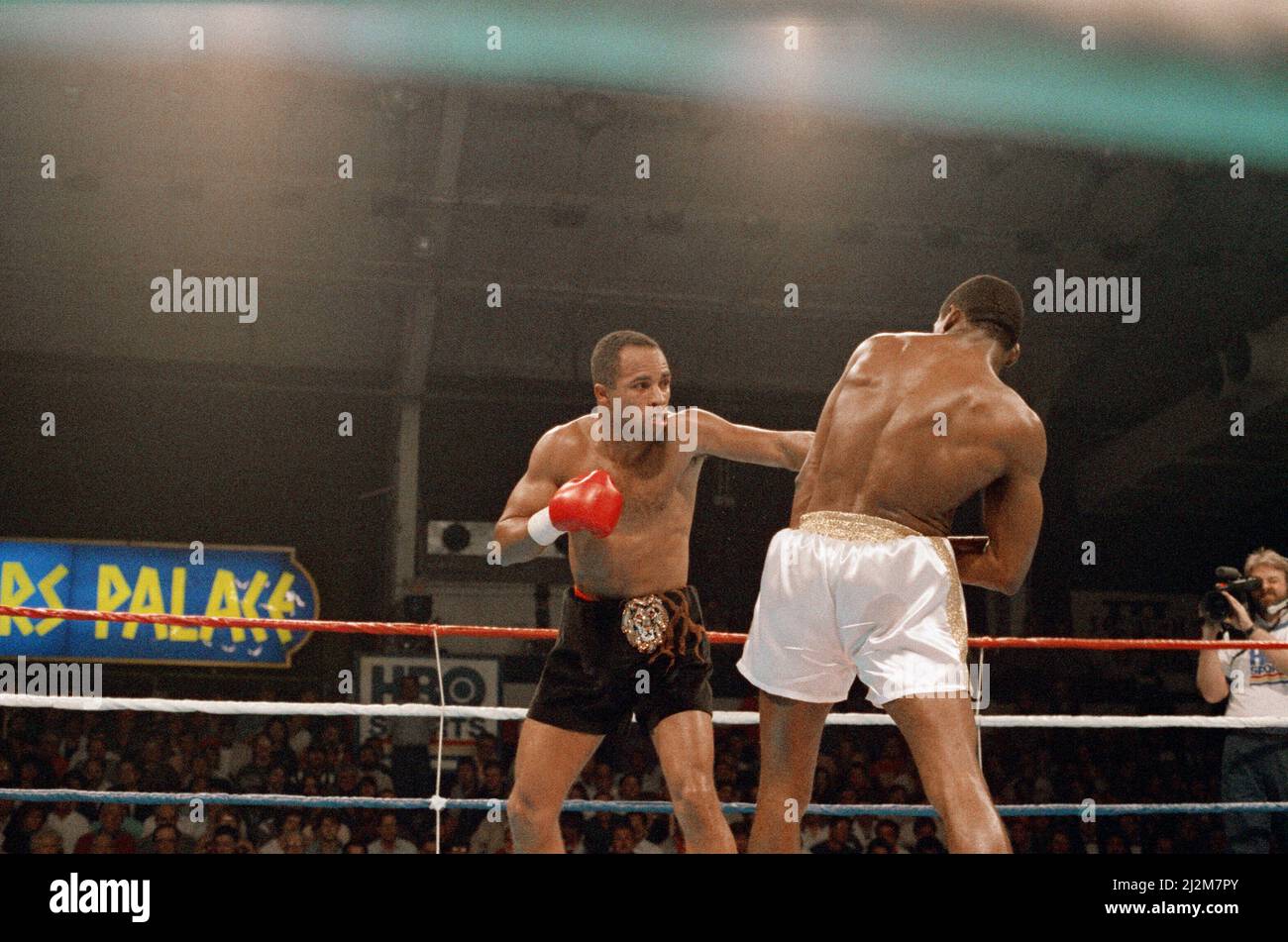 1980s boxing caesars palace hi-res stock photography and images - Alamy