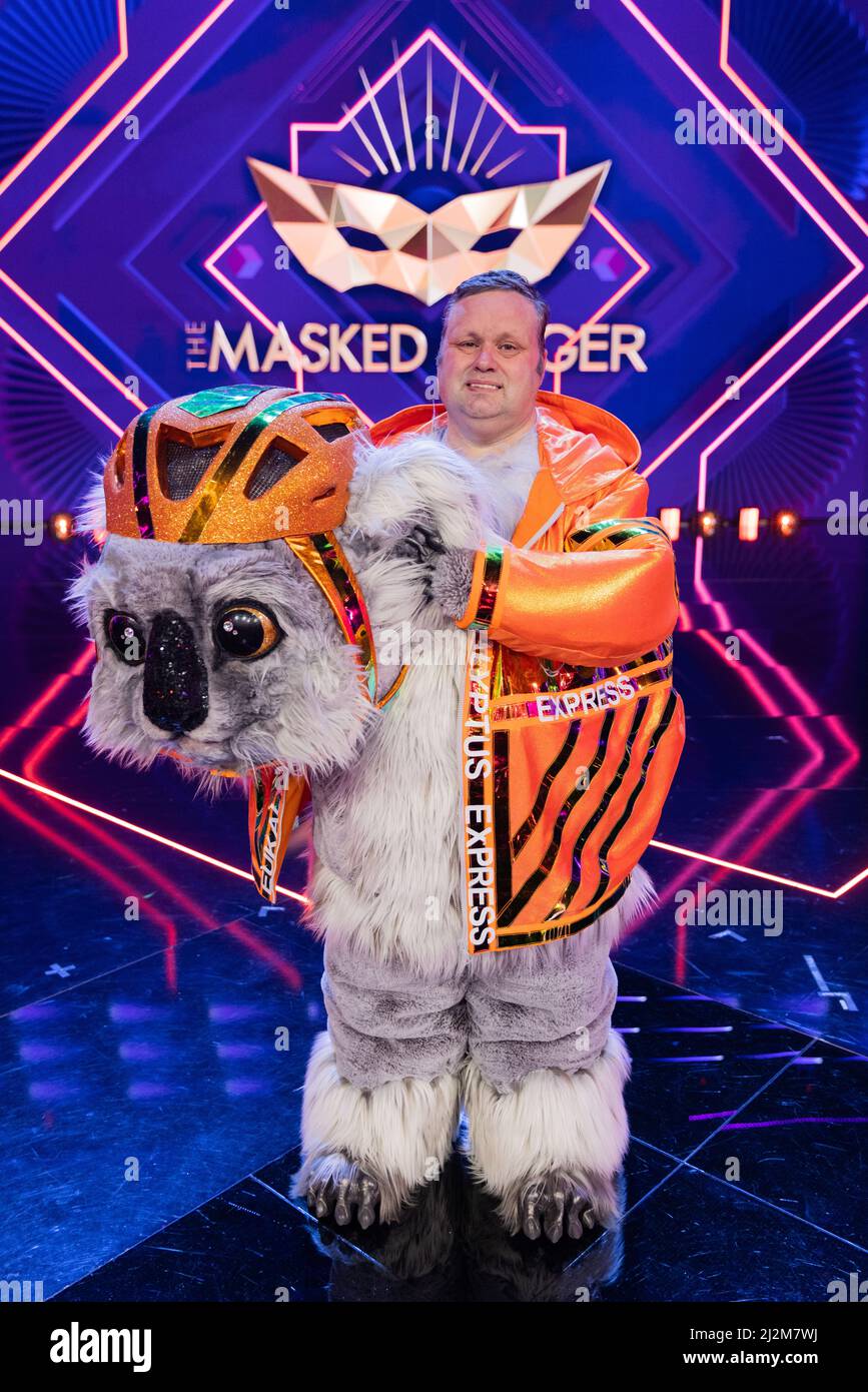 Paul potts the masked singer hi-res stock photography and images - Alamy