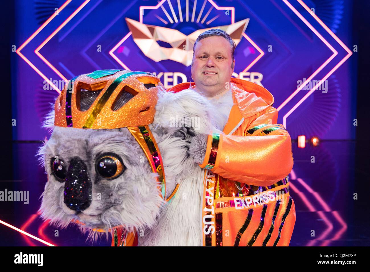 Paul potts the masked singer hi-res stock photography and images - Alamy