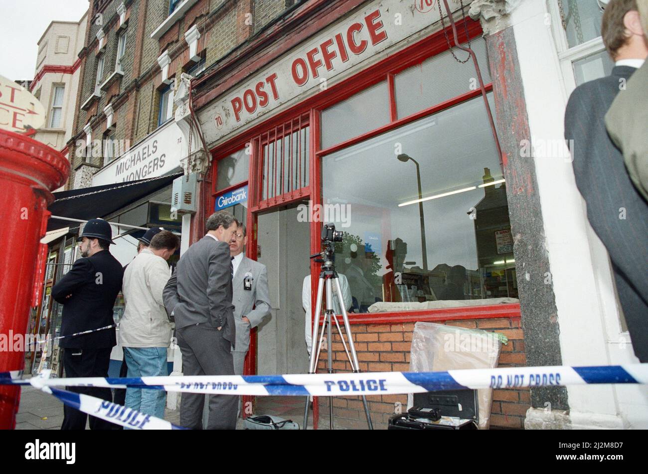 Crime scene london 1990s hi-res stock photography and images - Alamy