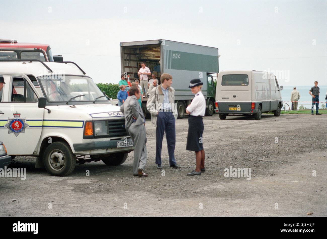 David Jason as Derek "Del Boy" Trotter and Nicholas Lyndhurst as Rodney ...