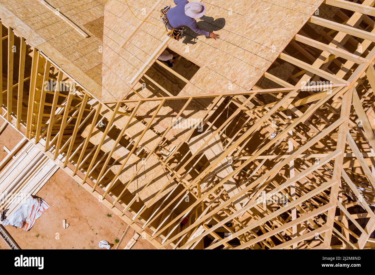 Carpenter on roof framework hi-res stock photography and images - Alamy