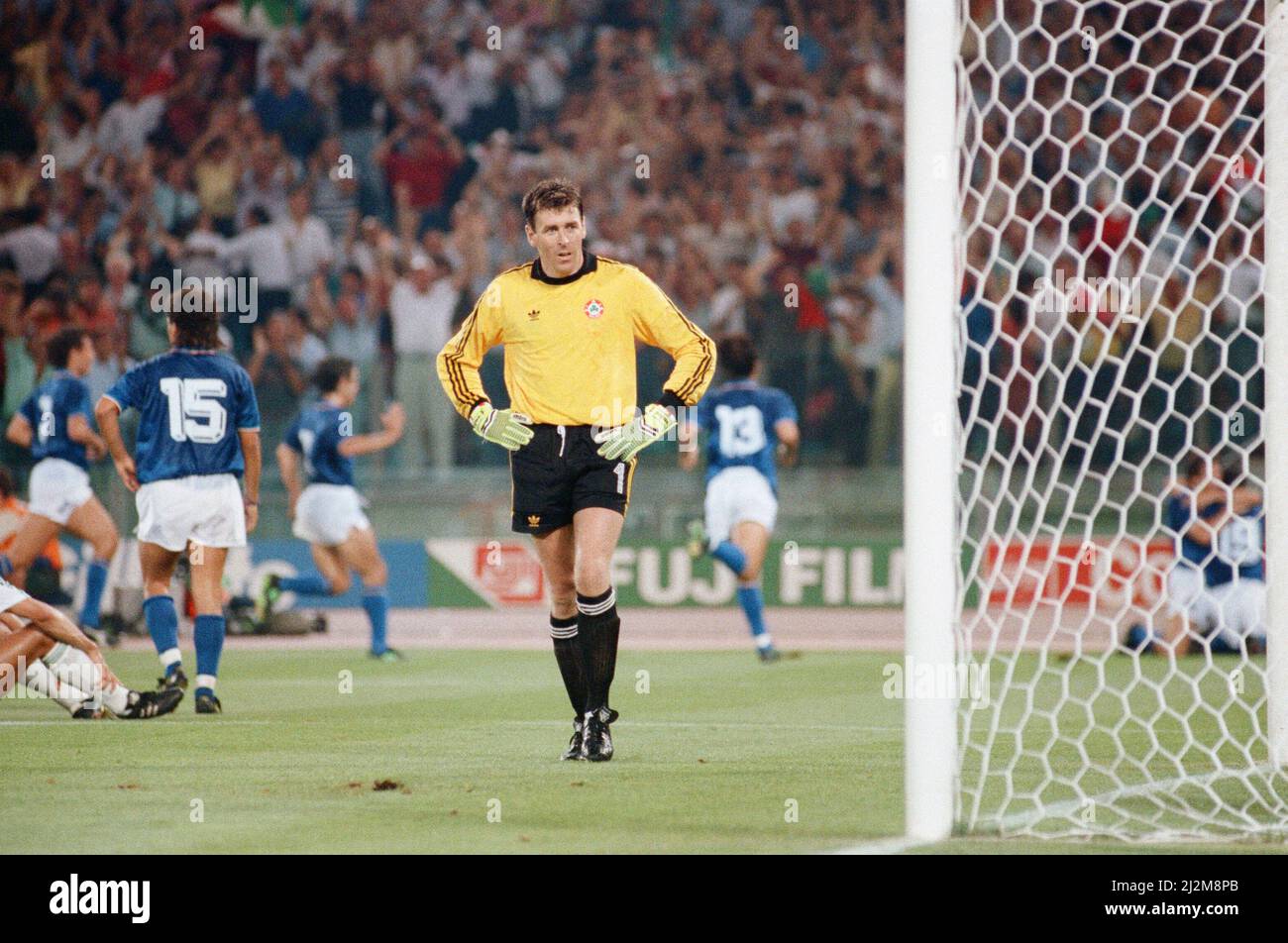 Salvatore schillaci world cup 1990 hi-res stock photography and images ...