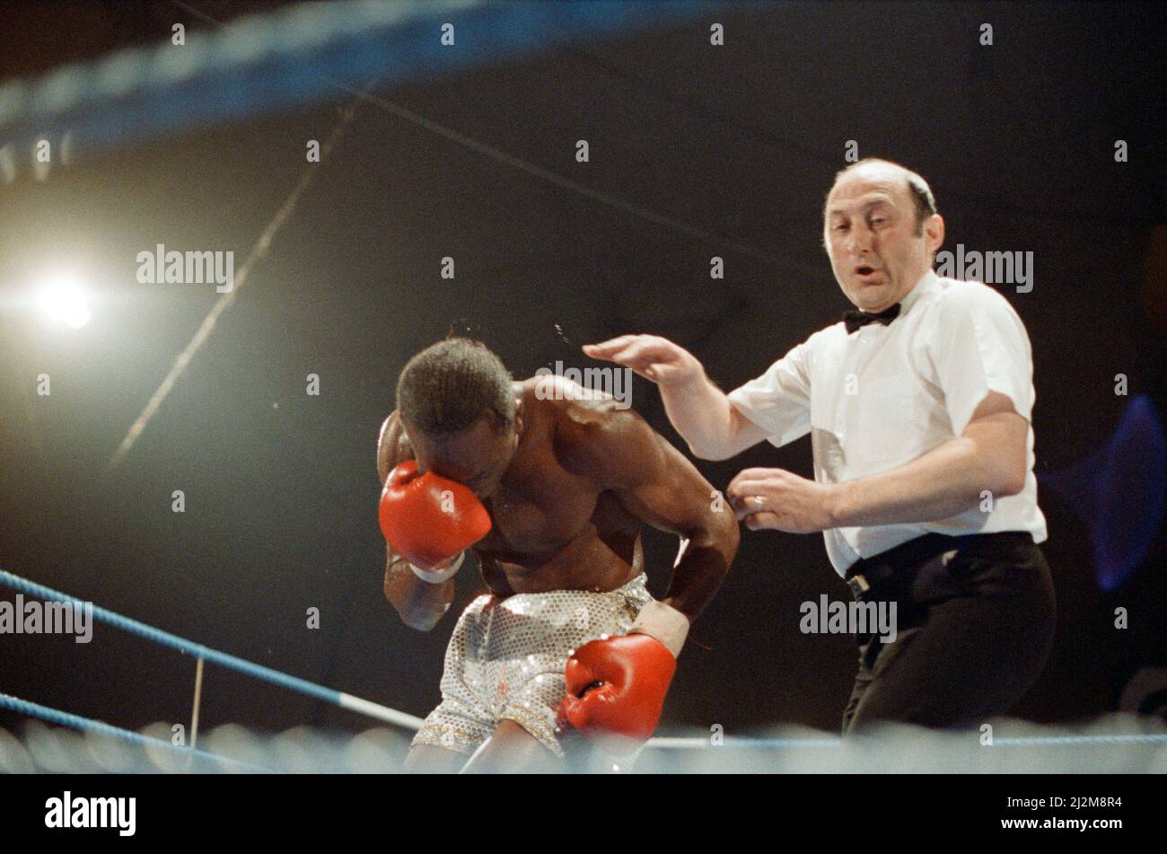 Michael Watson vs Nigel Benn for the British Commonwealth middleweight ...