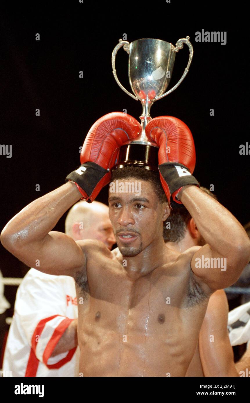 Commonwealth middleweight title hi-res stock photography and images - Alamy