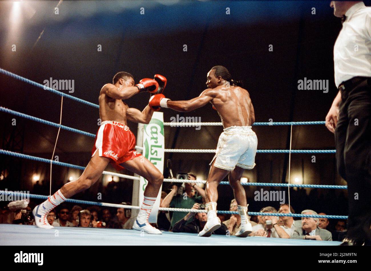 Michael Watson vs Nigel Benn for the British Commonwealth middleweight ...