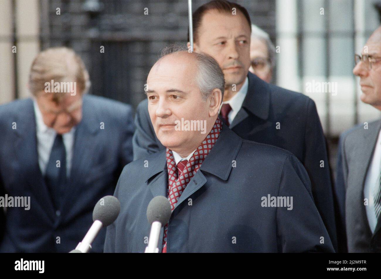 Thatcher downing street 1989 hi-res stock photography and images - Alamy