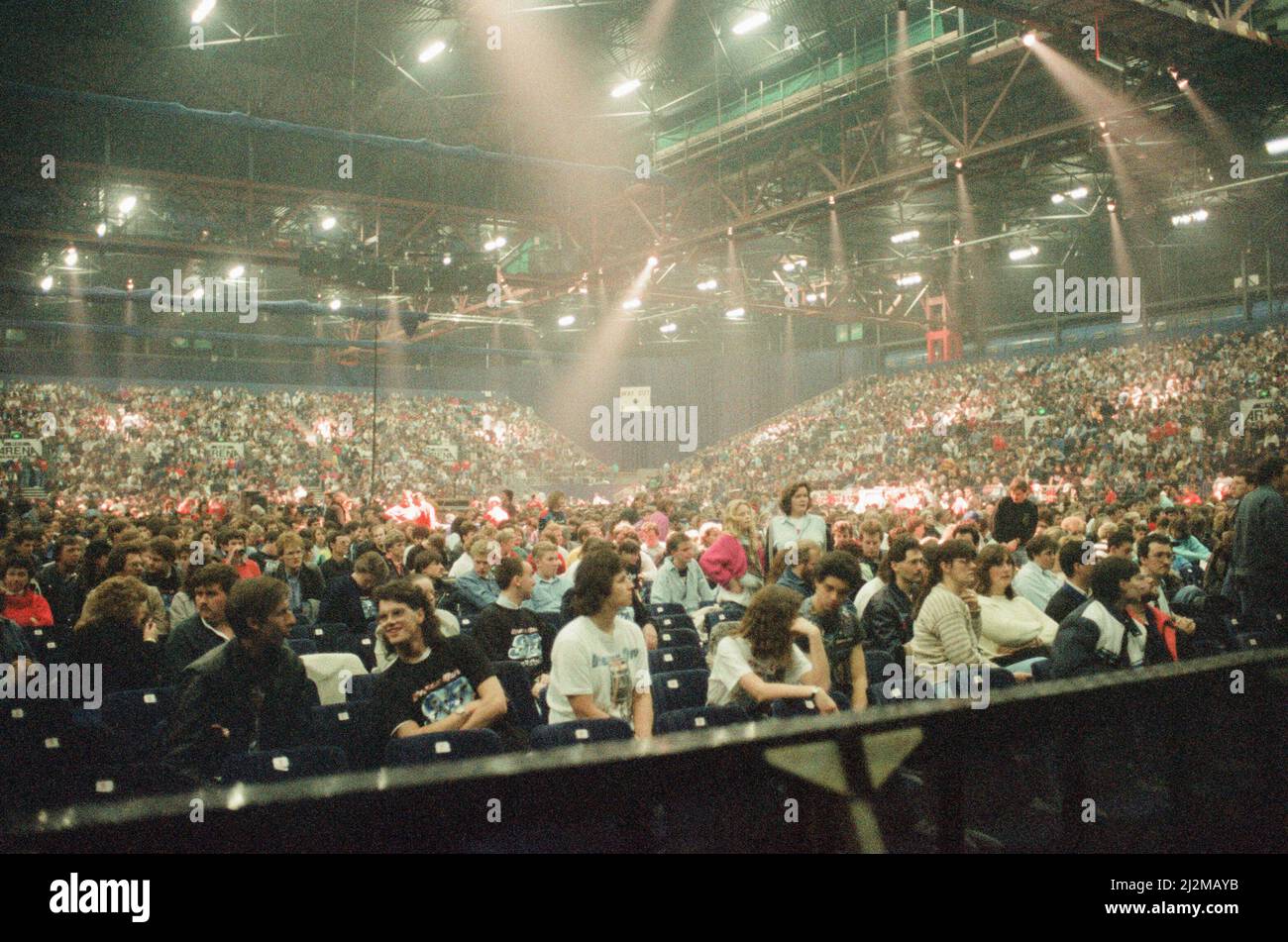 Nec large group of people hi-res stock photography and images - Alamy