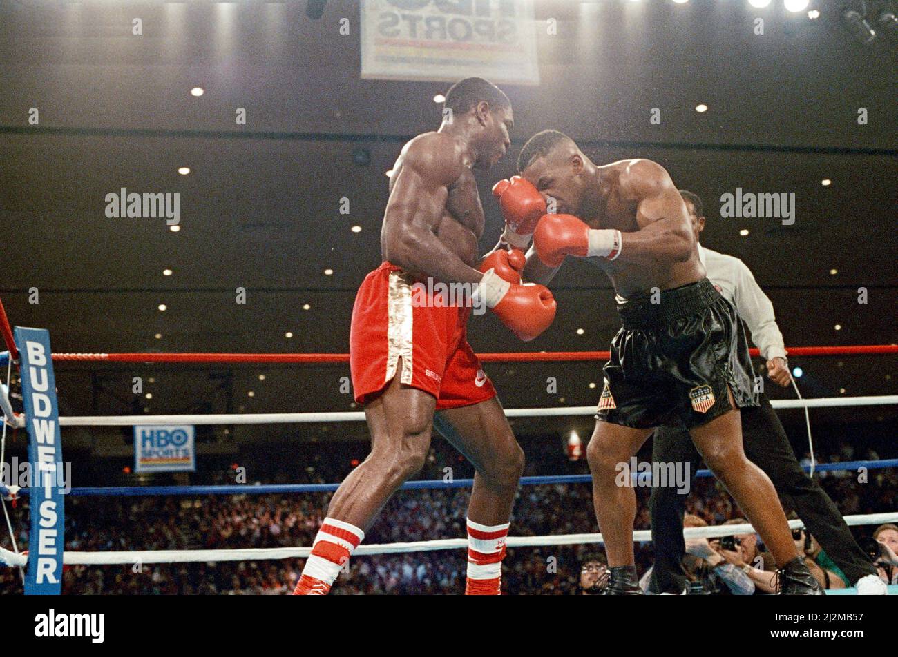 Mike tyson fight hi-res stock photography and images - Alamy