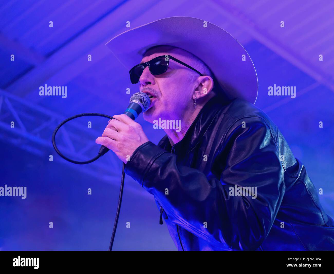 Lead singer Rob Spragg aka Larry Love of British acid country band ...