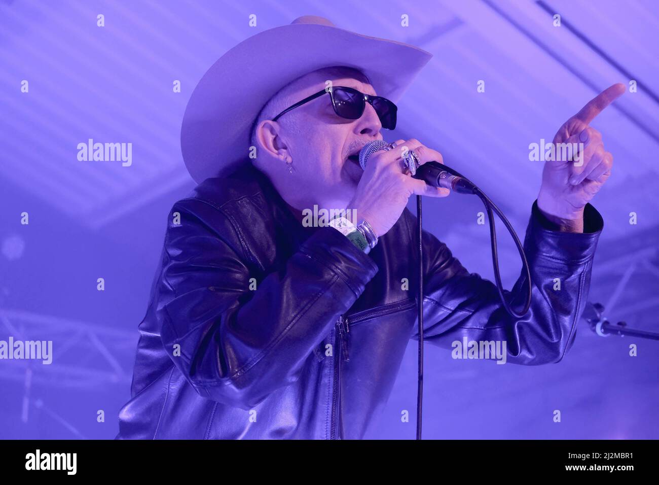 Lead singer Rob Spragg aka Larry Love of British acid country band ...