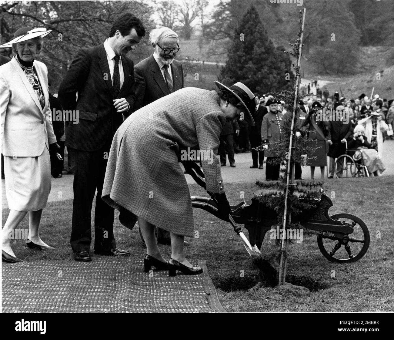 Queen elizabeth ii plants hi-res stock photography and images - Alamy