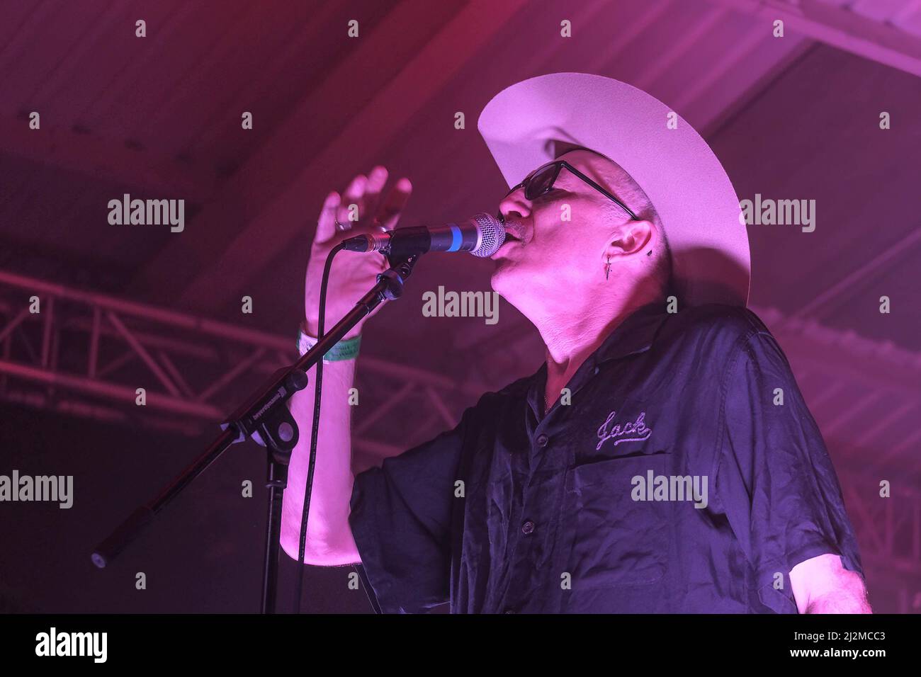 Lead singer Rob Spragg aka Larry Love of British acid country band ...