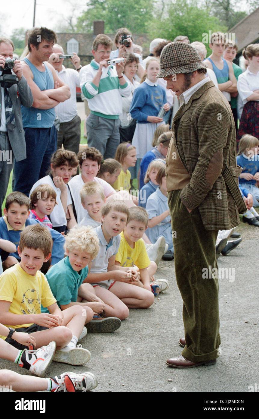 Darling buds of may location hi-res stock photography and images - Alamy