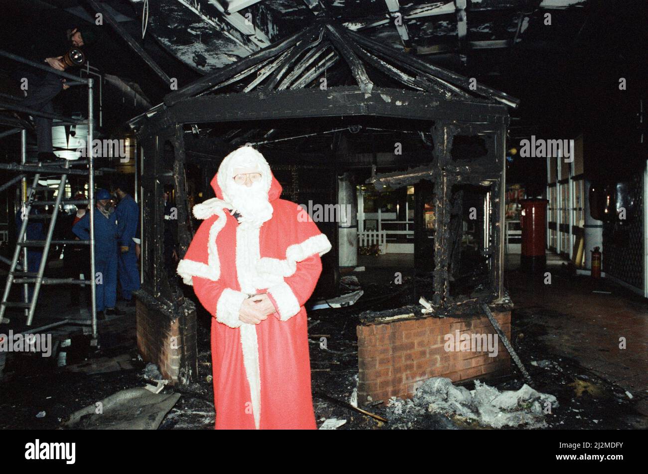 Santas grotto 1990s hi-res stock photography and images - Alamy