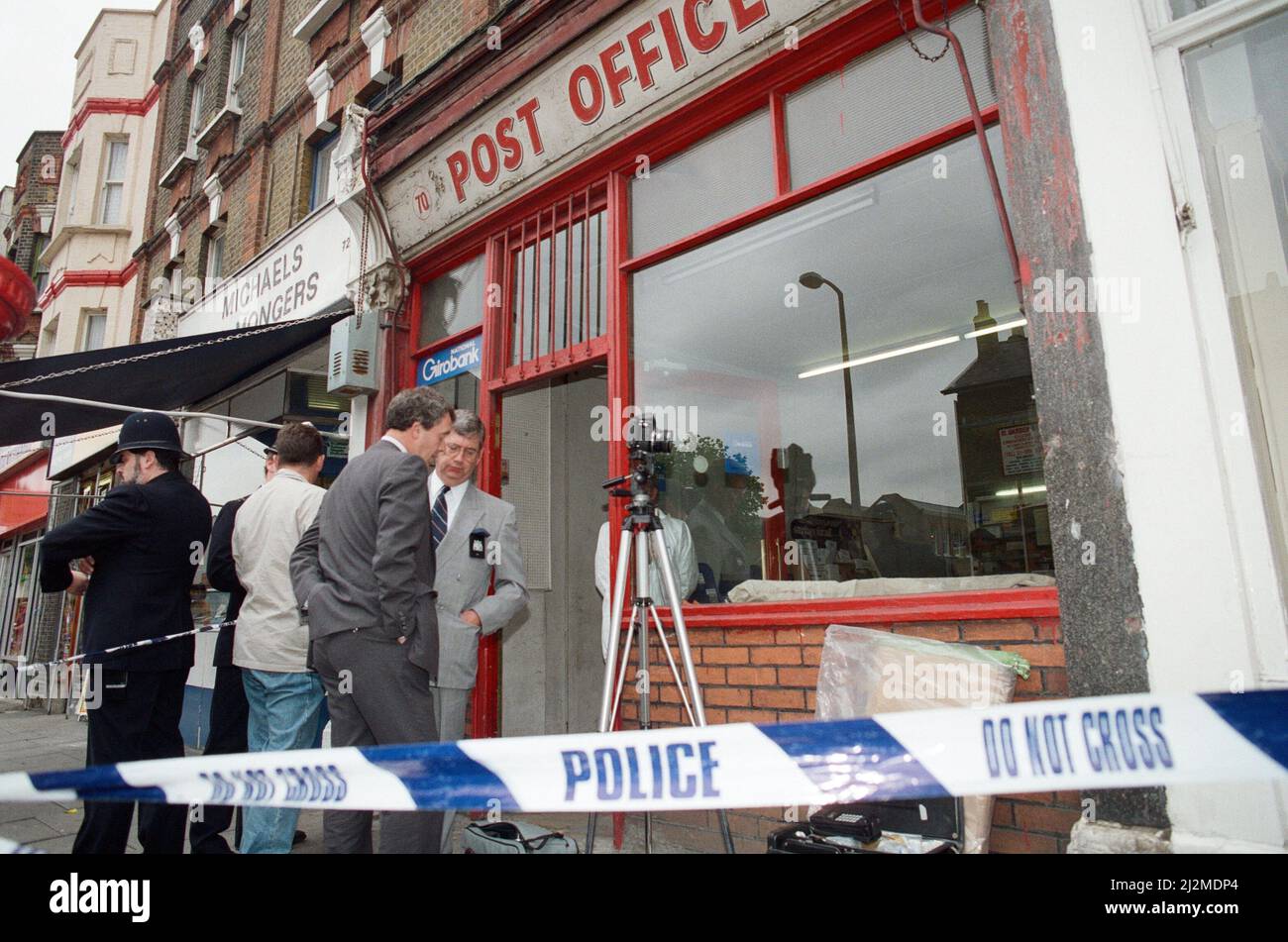 Crime scene london 1990s hi-res stock photography and images - Alamy