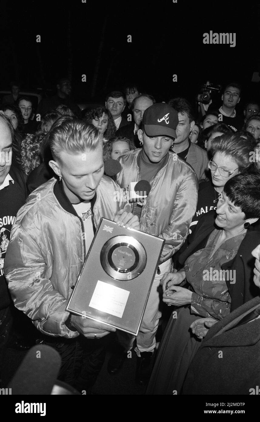 Bros fans luke hi-res stock photography and images - Alamy