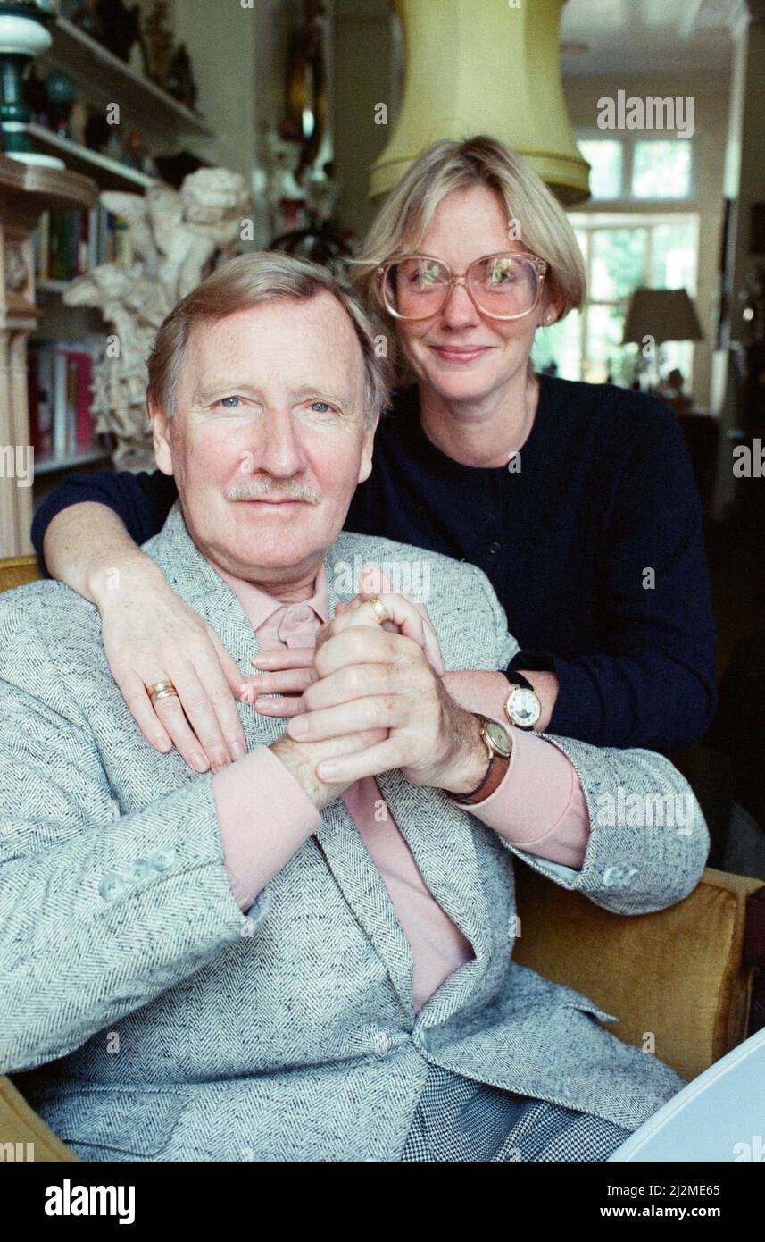Leslie phillips and wife angela scoular hi-res stock photography and ...