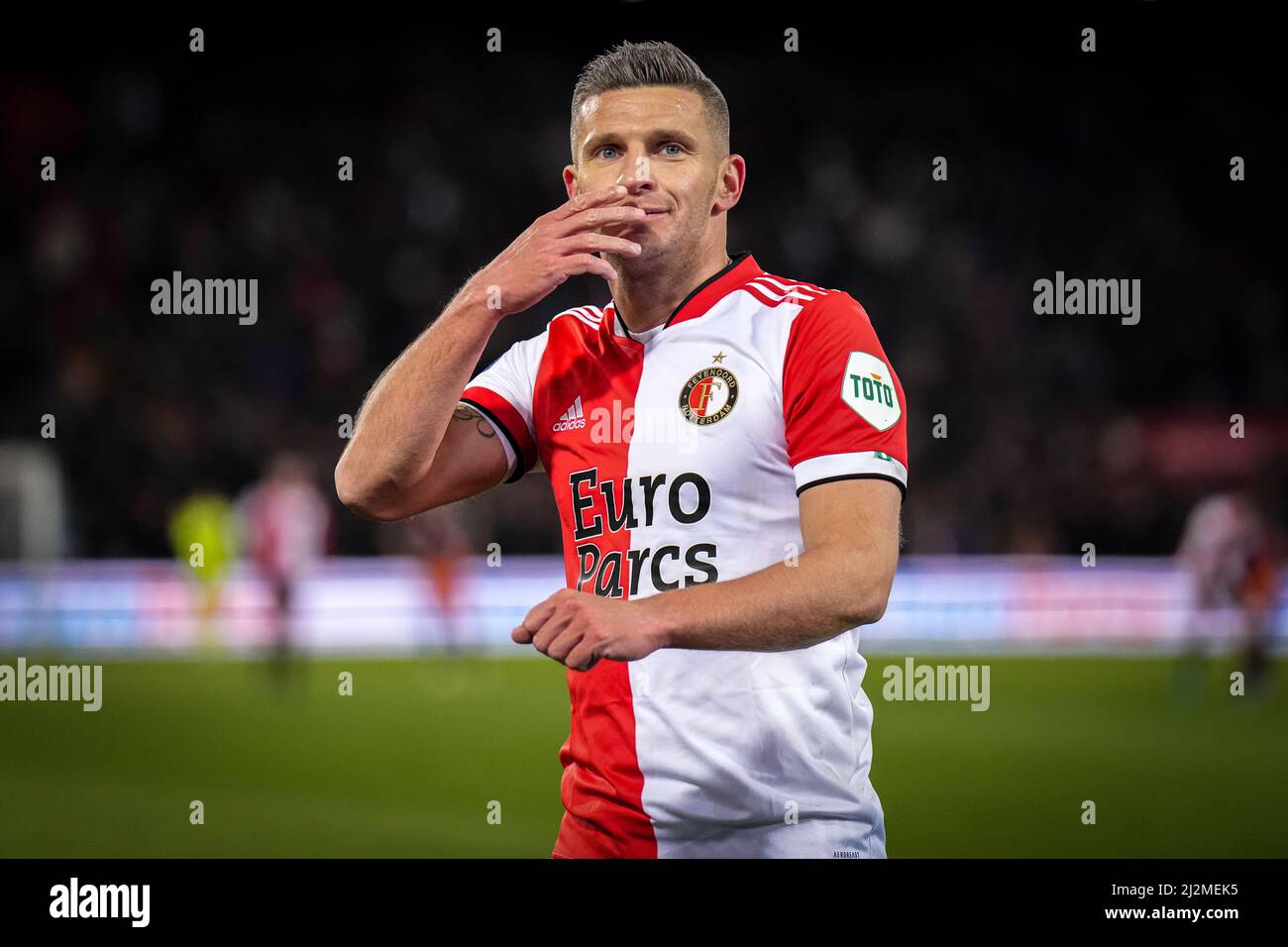 Rotterdam - Bryan Linssen of Feyenoord scores the 2-0 during the match ...