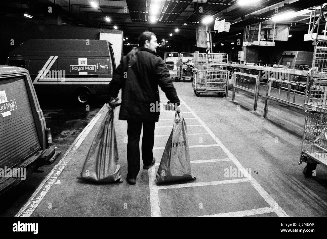 Post office workers sorting the Christmas mail at Coventry Sorting ...