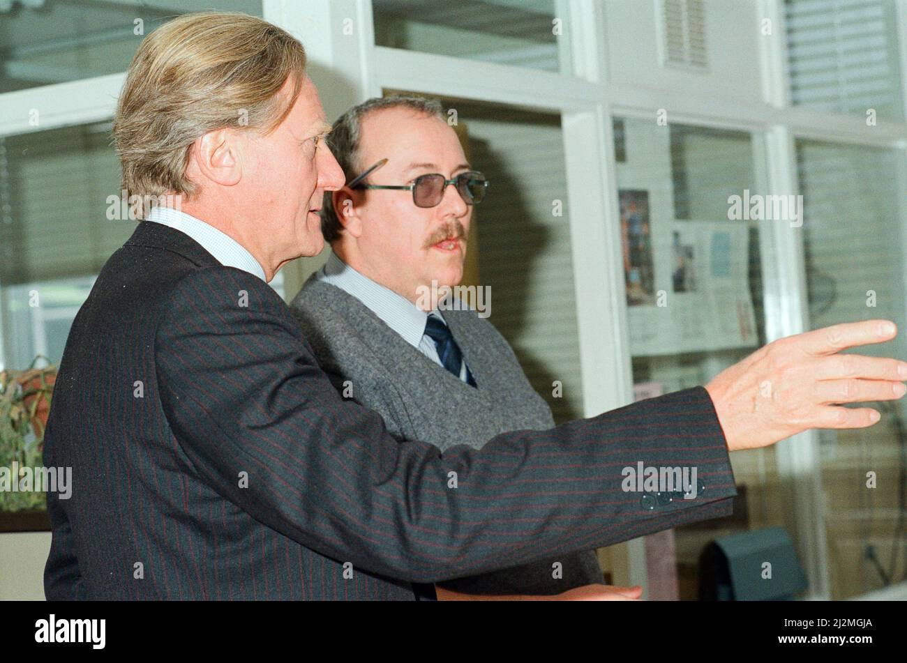 Michael Heseltine visits Chiltern Edge School, Sonning Common. 15th ...