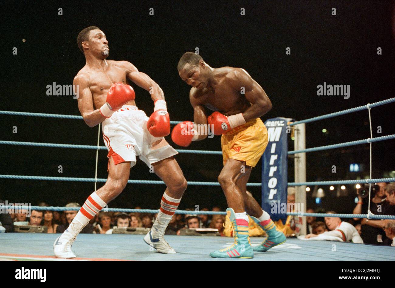 Michael watson chris eubank hi-res stock photography and images - Alamy