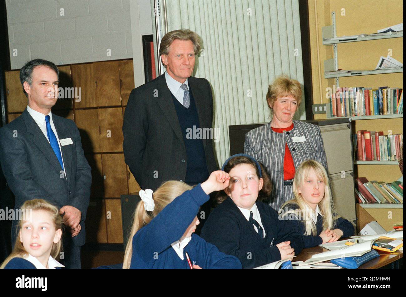 Michael Heseltine visits Chiltern Edge School, Sonning Common. 15th ...