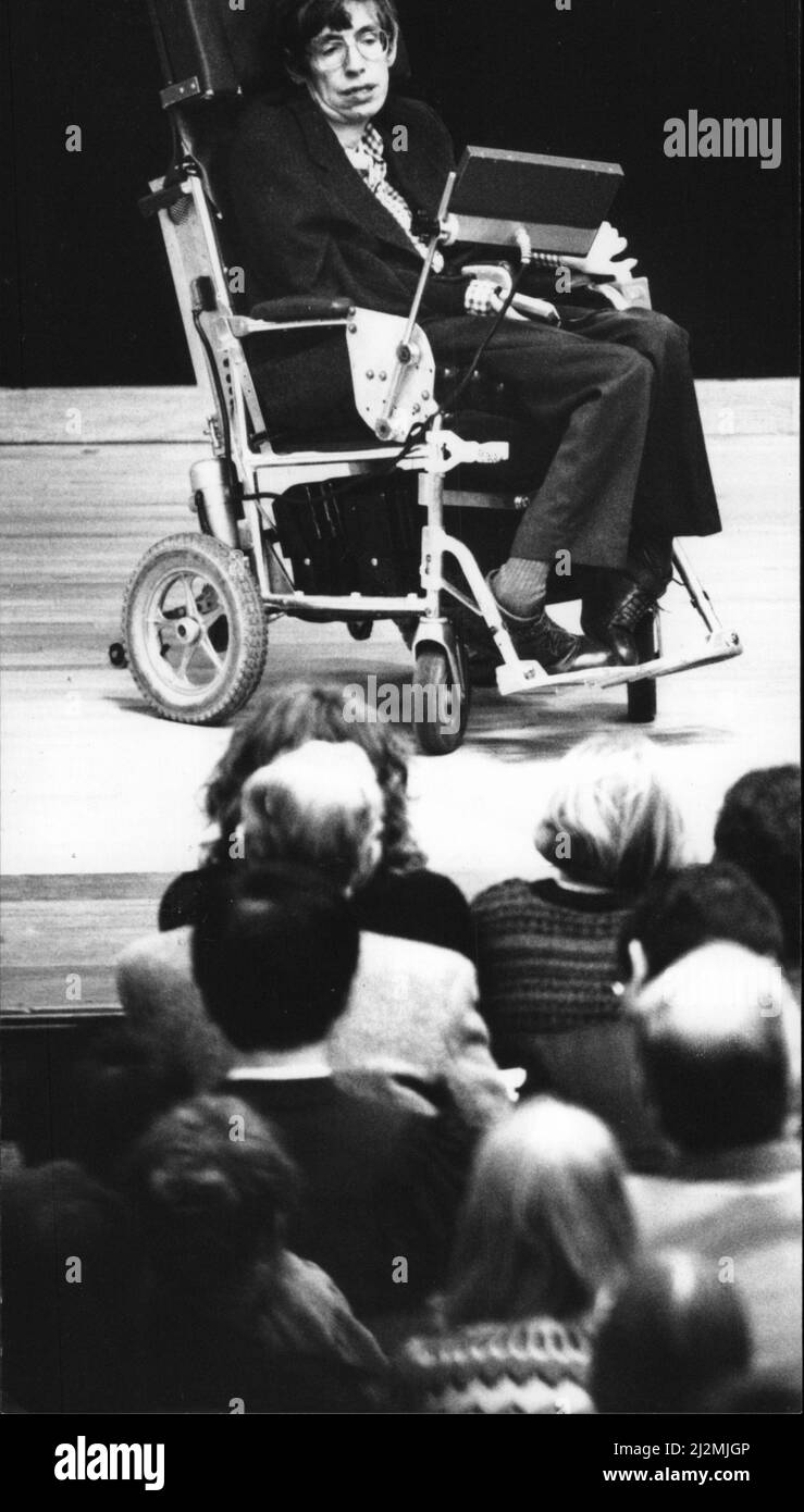 Stephen Hawking at Darwin Lecture, Cambridge January 1991 Stock Photo ...