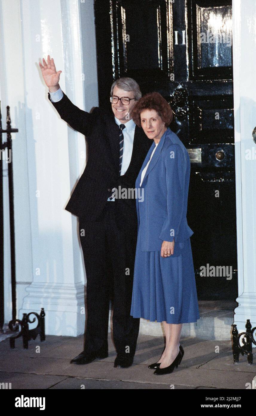 John Major at Downing Street after winning the Conservative leadership ...