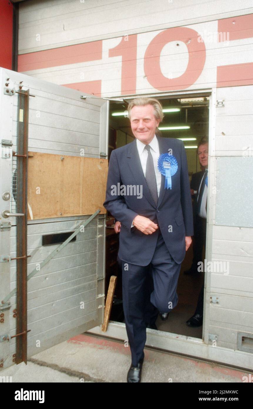 MP Michael Heseltine visiting Bootle, Merseyside. 13th May 1990 Stock ...
