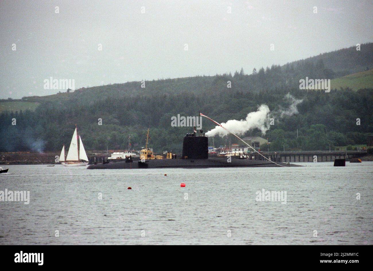 The Churchill class nuclear submarine HMS Conqueror leaves Her Majesty ...