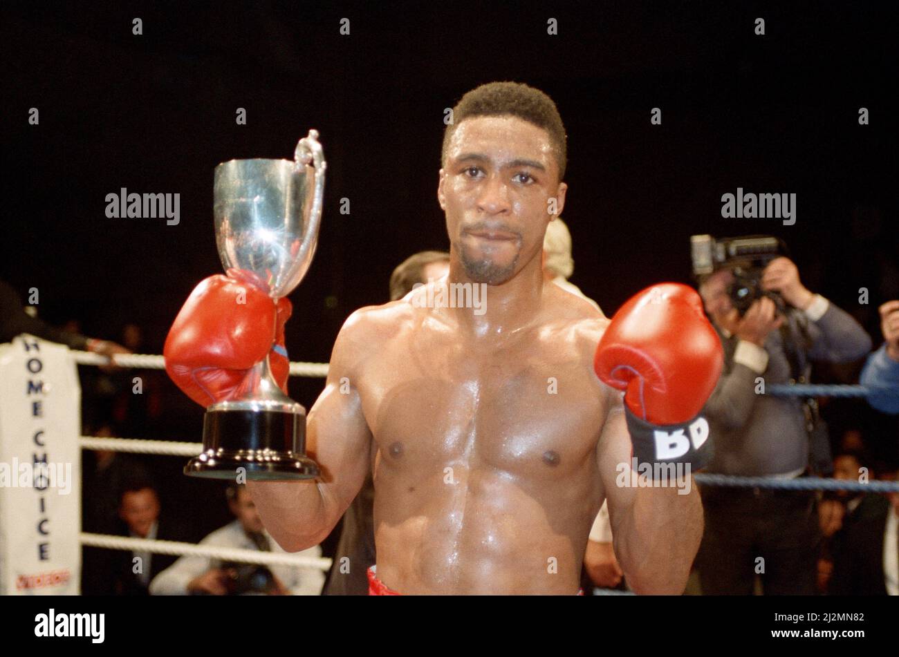 Michael Watson vs Craig Trotter for the Commonwealth middleweight title ...