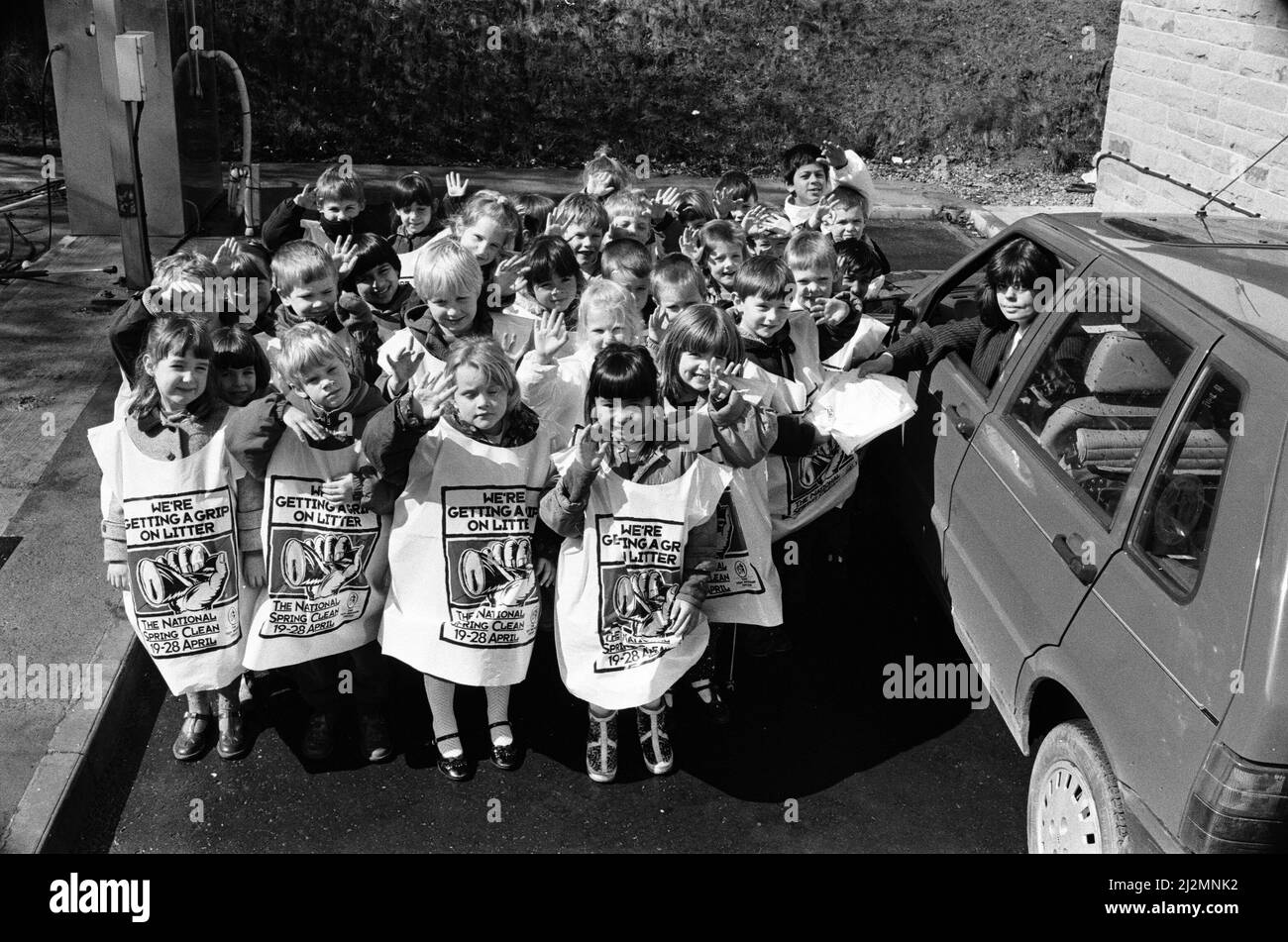 Litter Leaflets High Resolution Stock Photography and Images - Alamy
