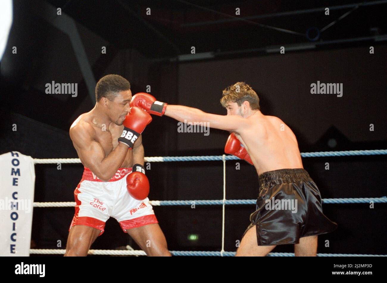 Commonwealth middleweight title hi-res stock photography and images - Alamy