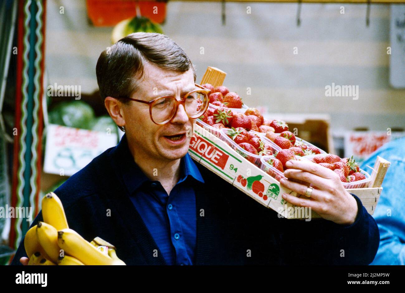 Street trader, Albert Sayers. 20th June 1991 Stock Photo - Alamy