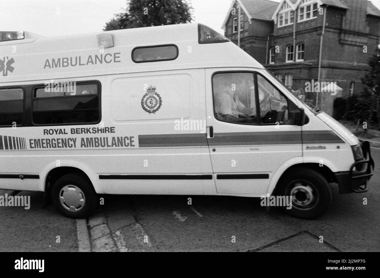 Ambulance 1990s hi-res stock photography and images - Alamy