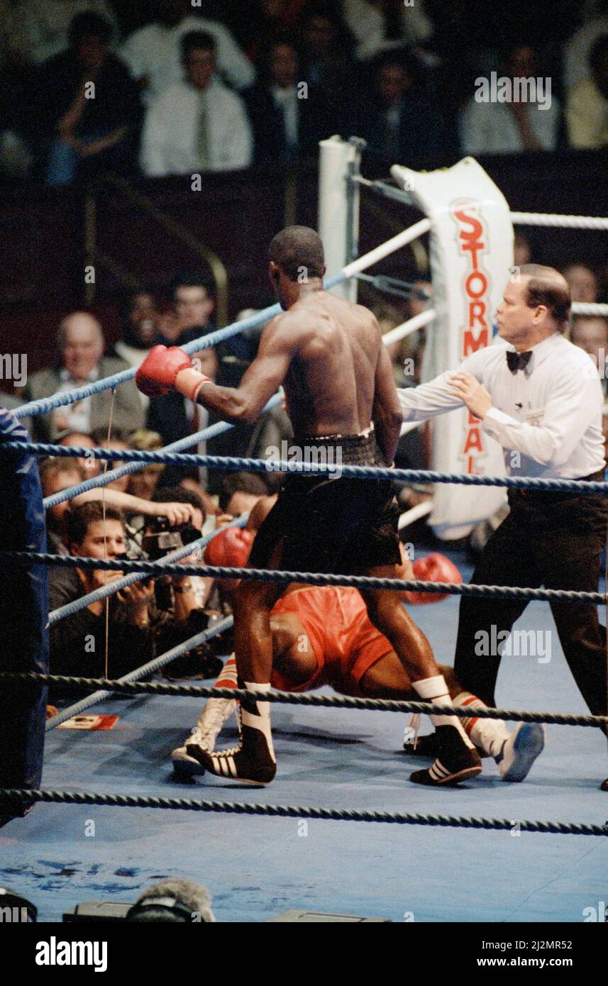 Mike McCallum vs Michael Watson for the WBA middleweight title. Royal ...