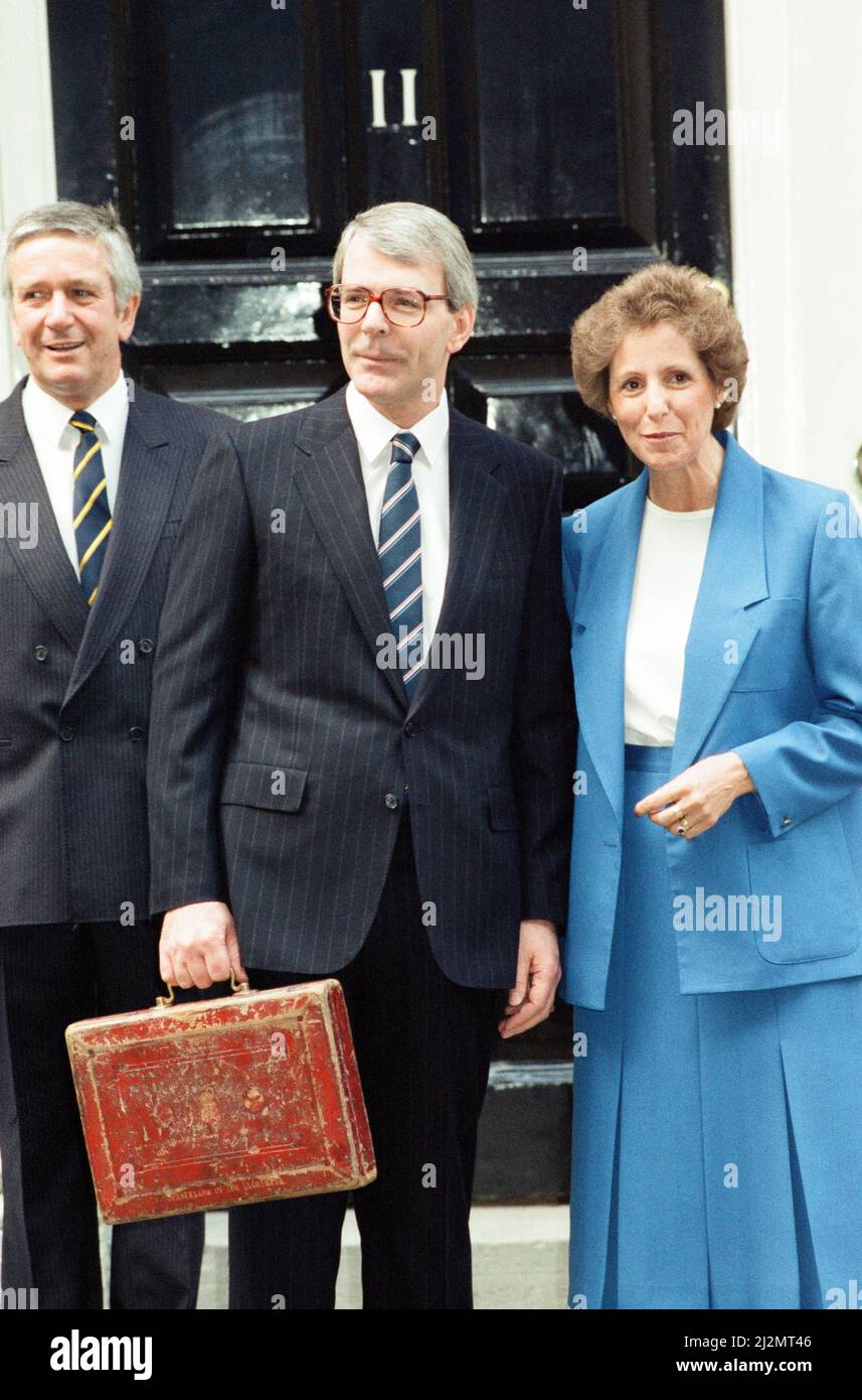 John major budget 1990 hi-res stock photography and images - Alamy
