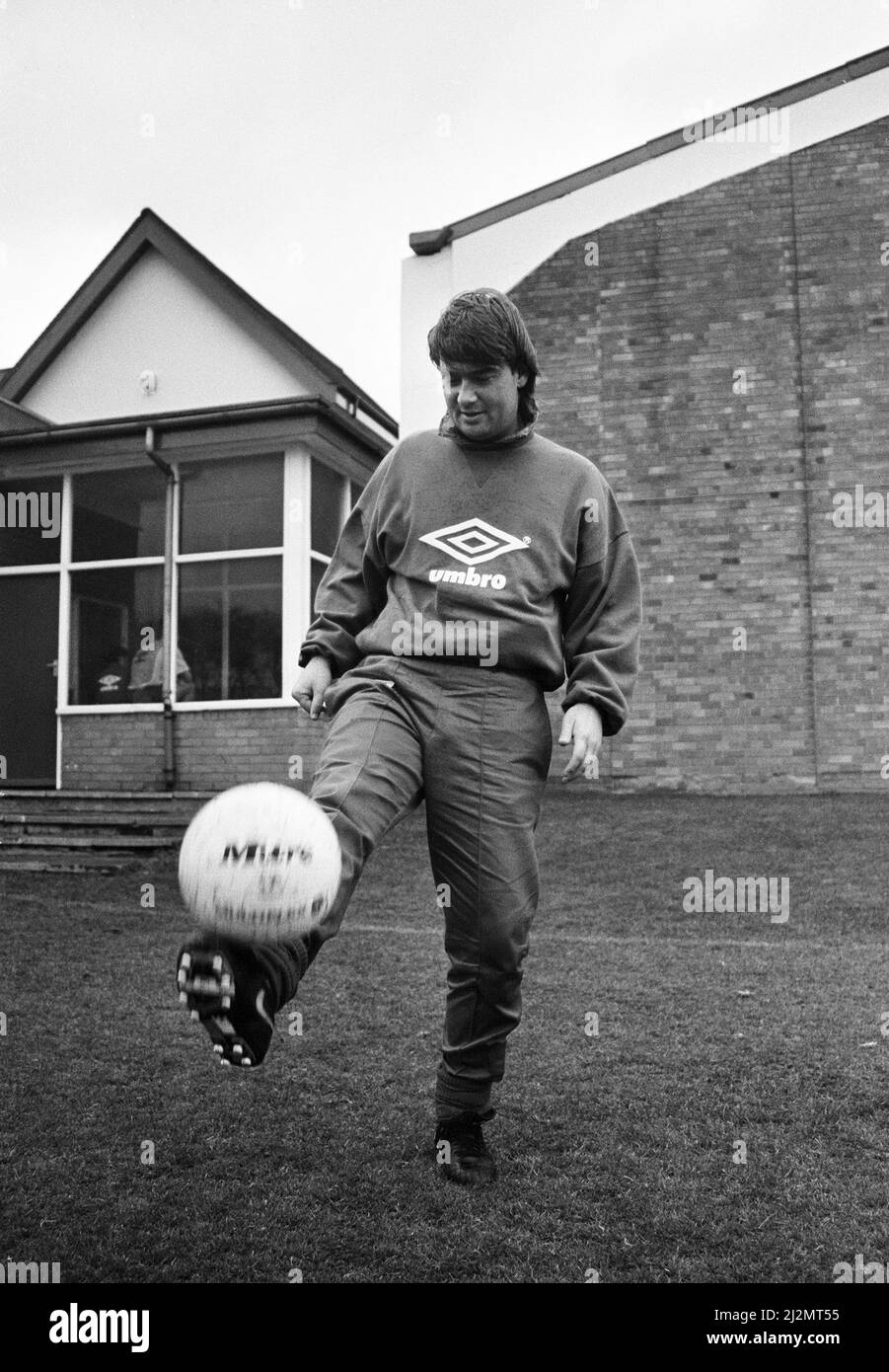 Everton football player Ian Snodin pictured during a training session ...