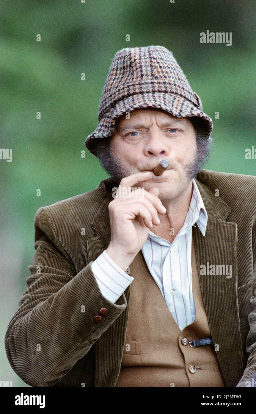 Actor David Jason filming "Darling Buds of May", driving a horse and ...