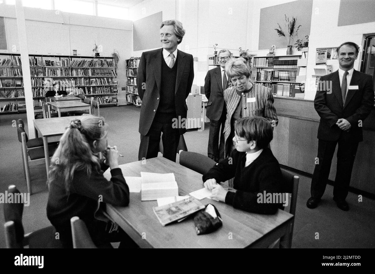 Michael Heseltine visits Chiltern Edge School, Sonning Common. 15th ...