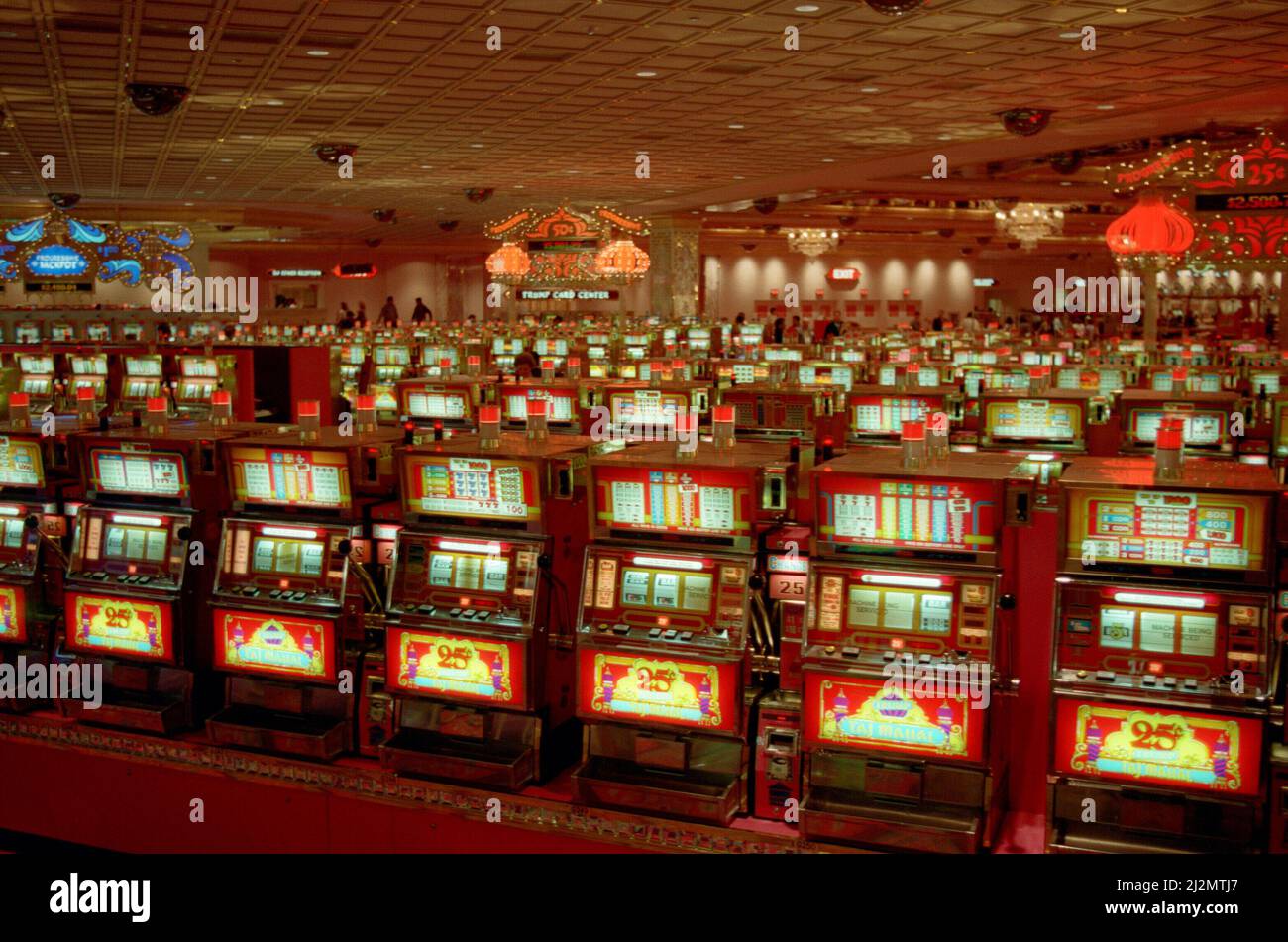 Taj mahal 1990 hi-res stock photography and images - Alamy