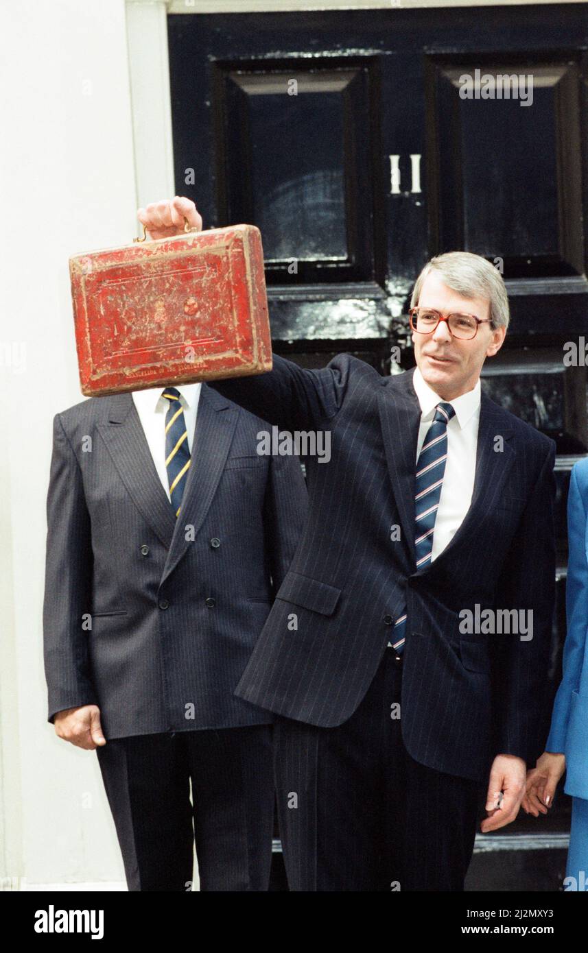 John major budget 1990 hi-res stock photography and images - Alamy